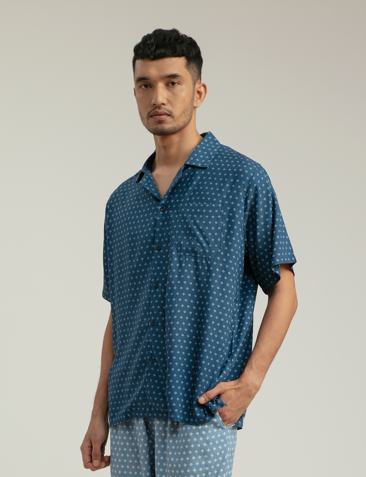 Dali Unisex Relax Top in Navy Bijou – SARE Studio